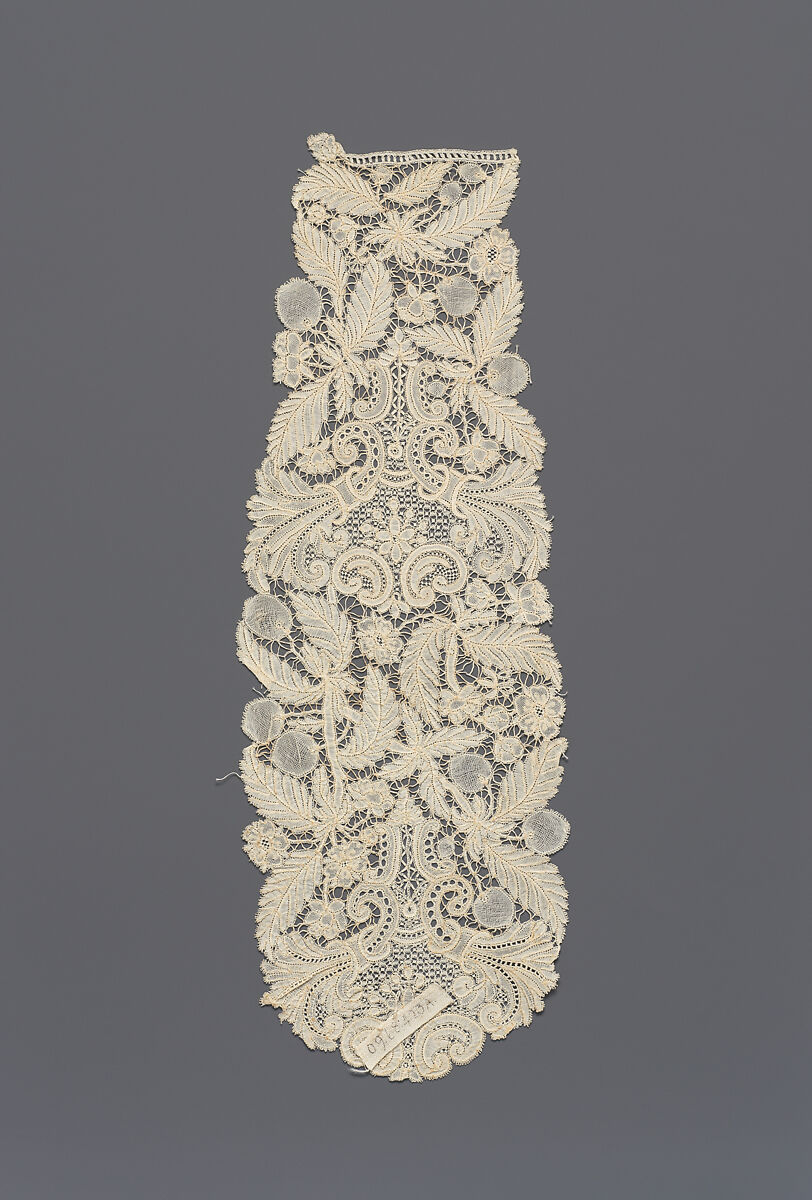 Pair of lappets | British, Honiton | The Metropolitan Museum of Art