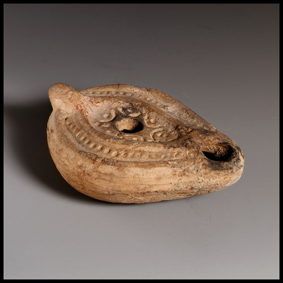 Terracotta oil lamp | Roman | Late Imperial | The Metropolitan Museum ...