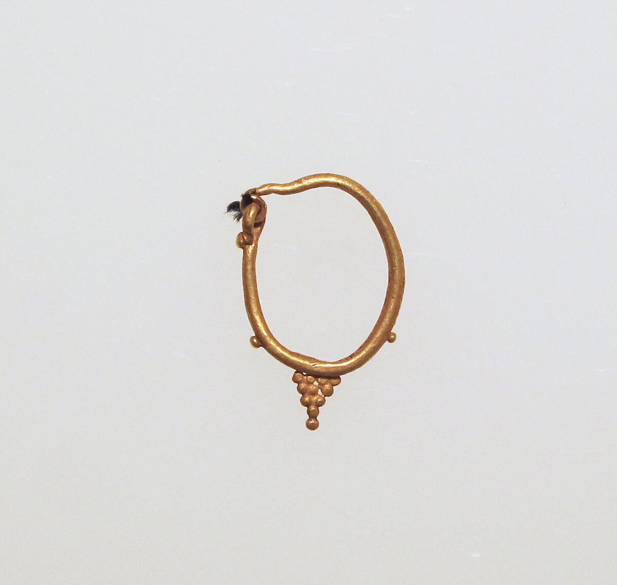 Earring with pyramid of balls | The Metropolitan Museum of Art
