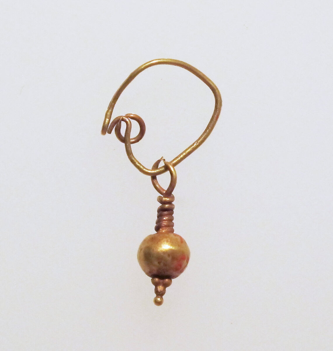 Gold earring with pendant | Roman | Mid Imperial | The Metropolitan ...