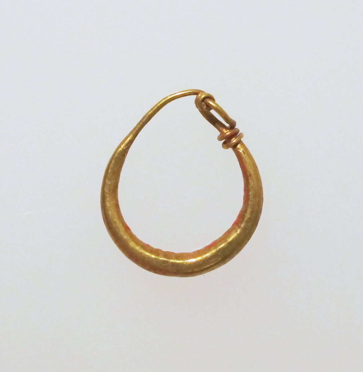 Earring-loop type, plain | The Metropolitan Museum of Art