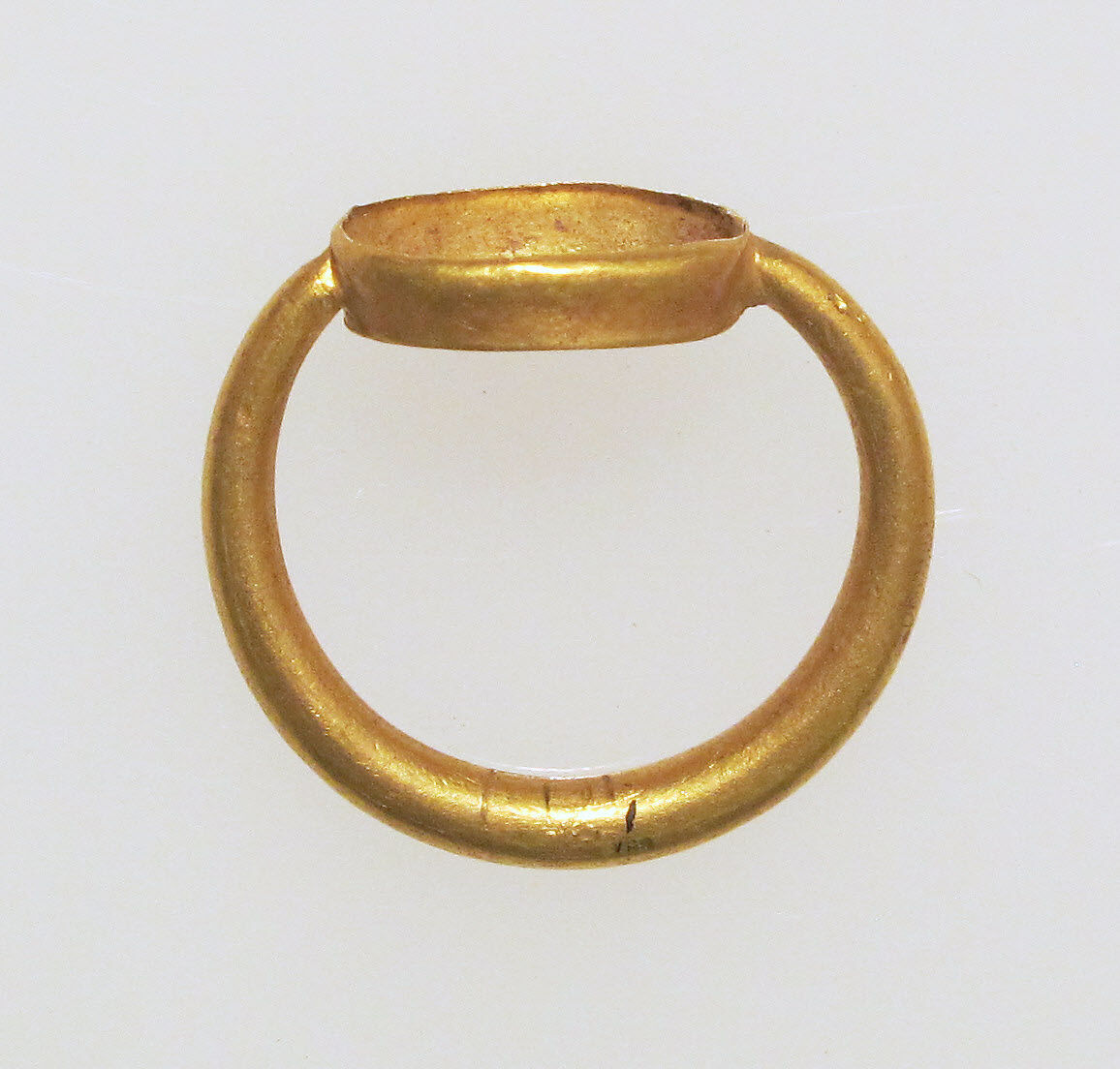 Ring with box setting - The Metropolitan Museum of Art