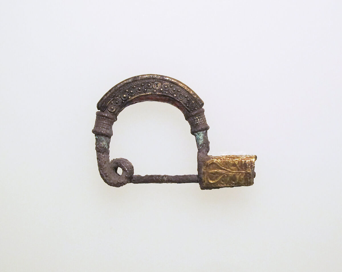 Fibula, bow-shaped - ETRUSCAN - The Metropolitan Museum of Art