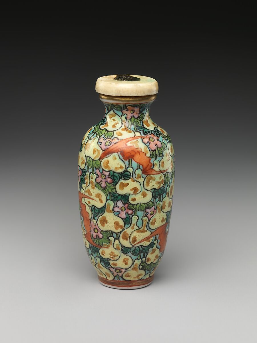 Snuff Bottle - China - Qing dynasty (1644–1911), Qianlong period (1736 ...