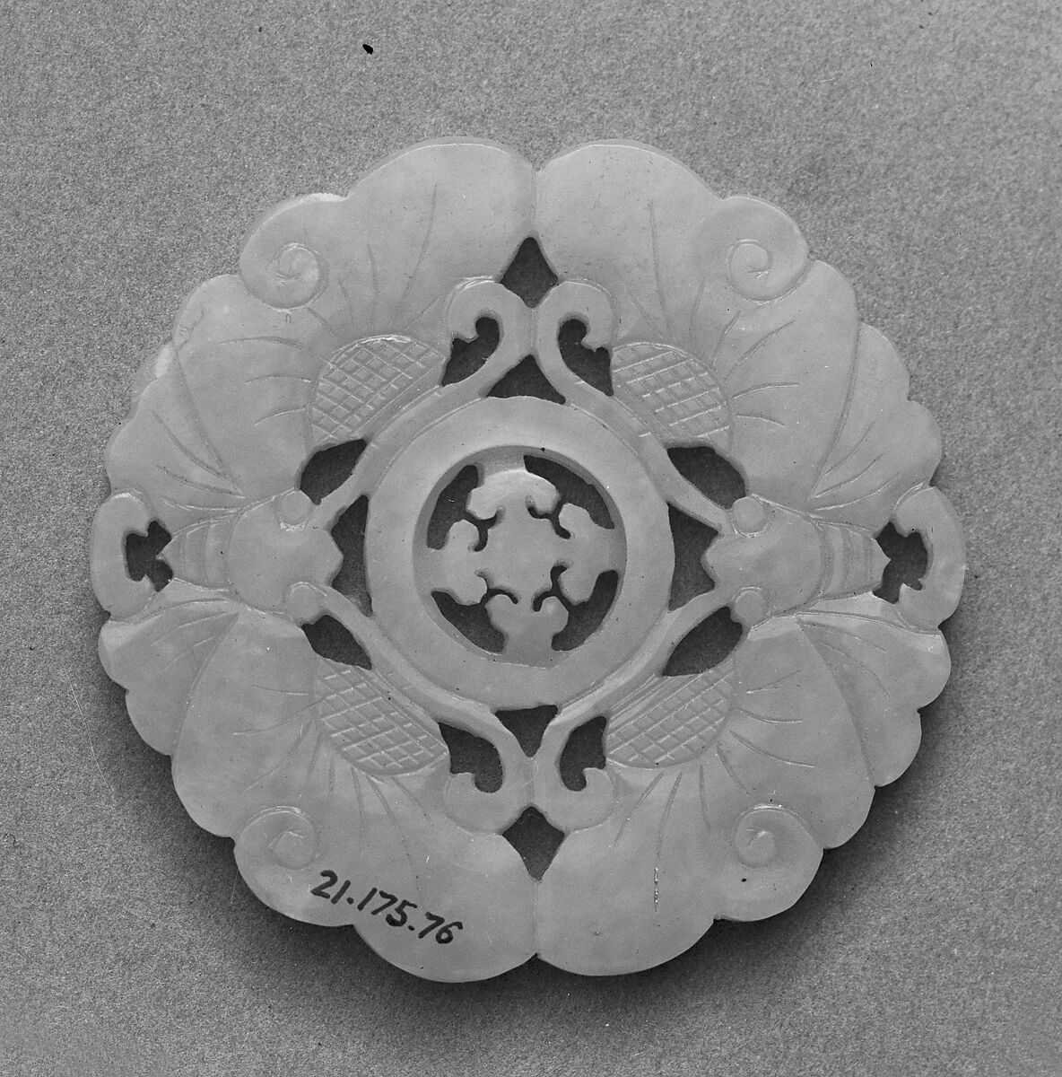 Disk | China | Qing dynasty (1644–1911) | The Metropolitan Museum of Art