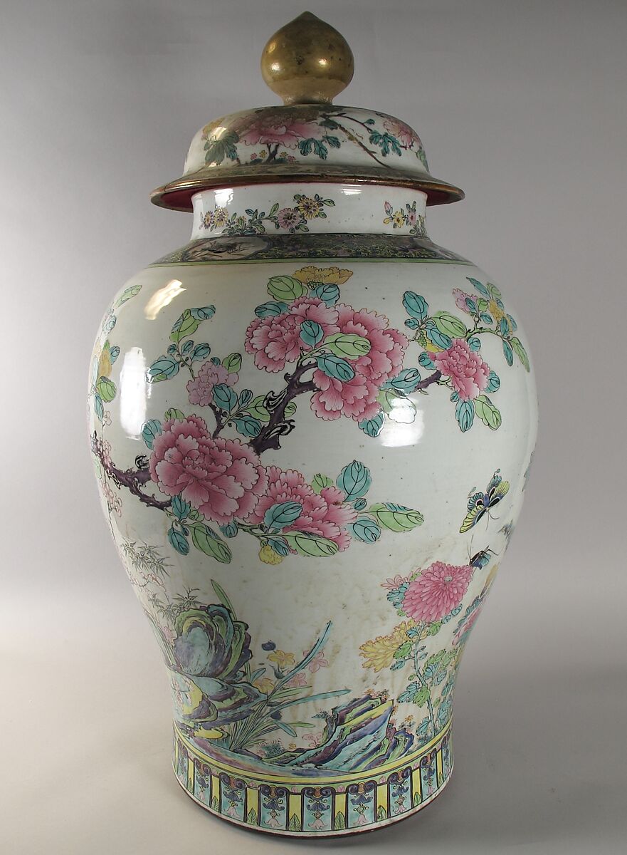 Covered jar with flowers - China - Qing dynasty (1644–1911), Qianlong ...